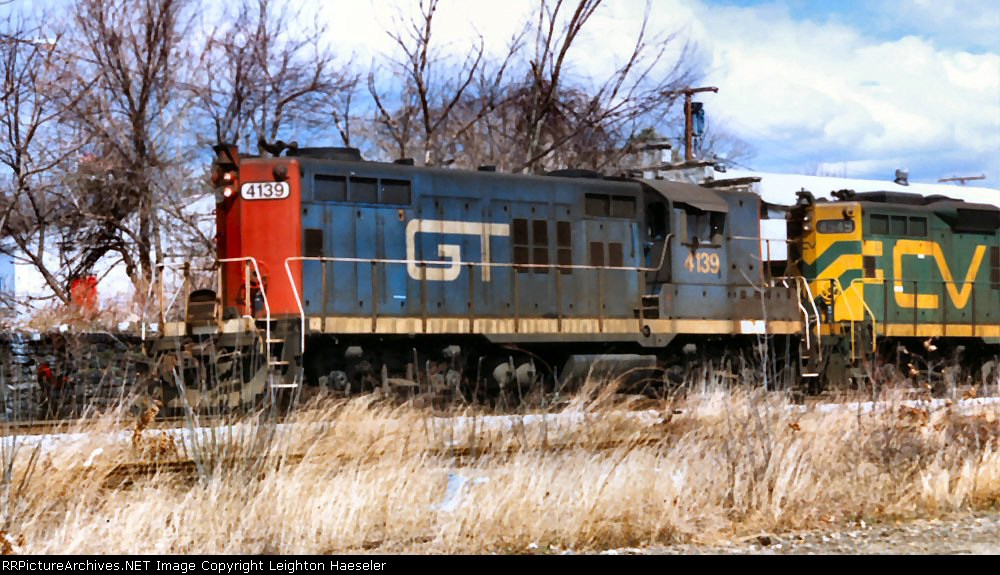 GTW 4139 with CV 4549